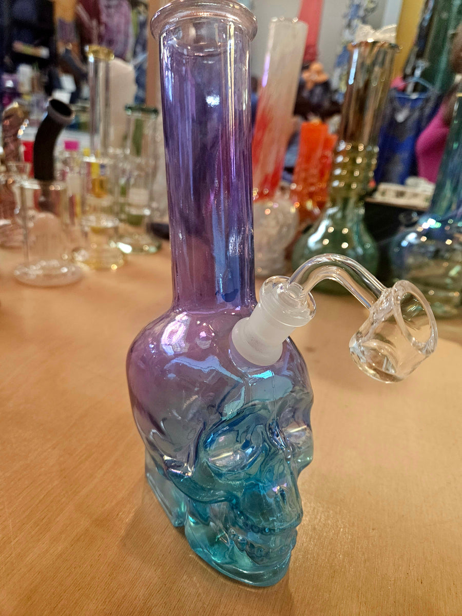 Iridescent Skull Water Pipe – AshstoAsh