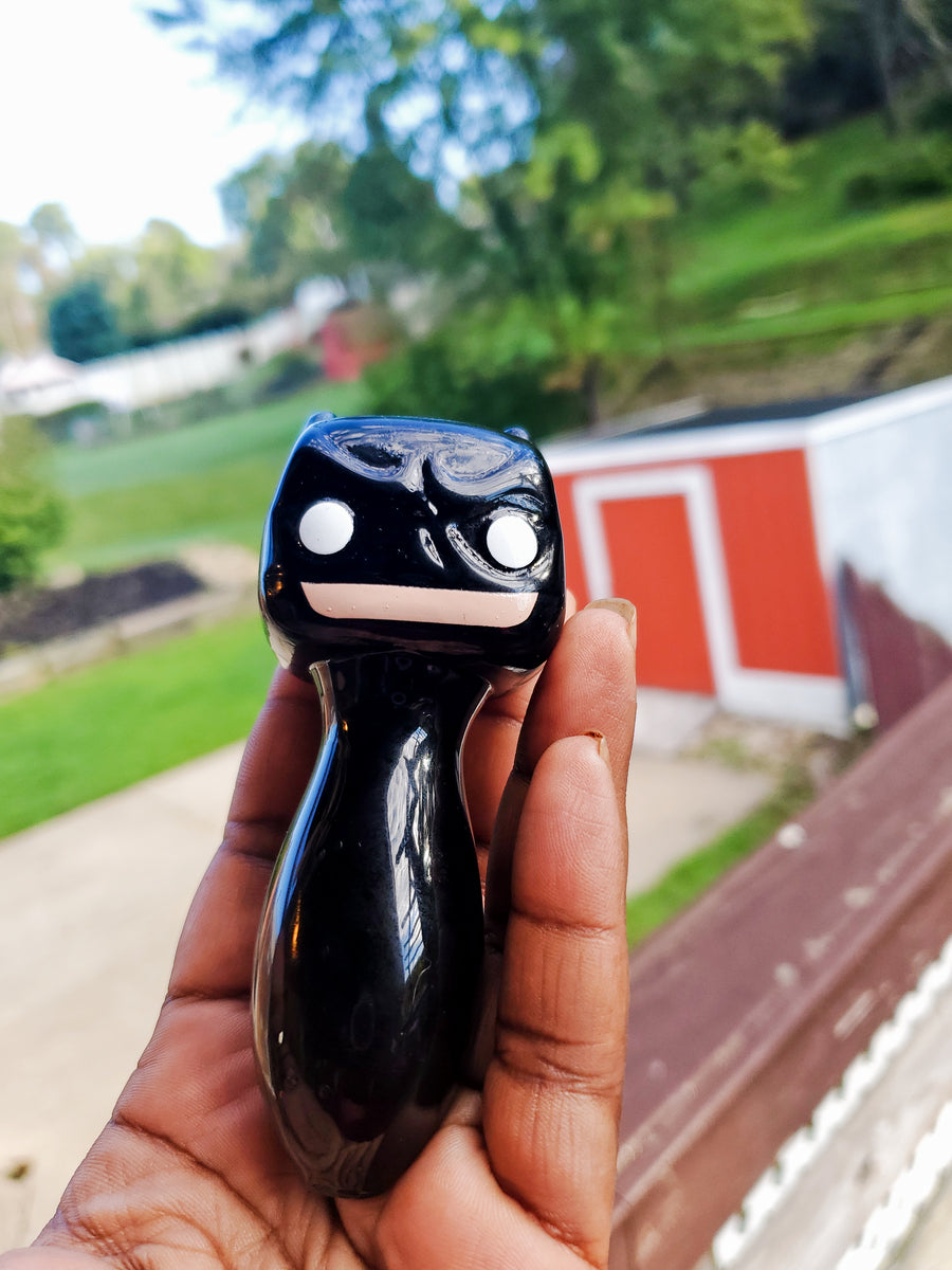 Dark Knight Hand Pipe – AshstoAsh